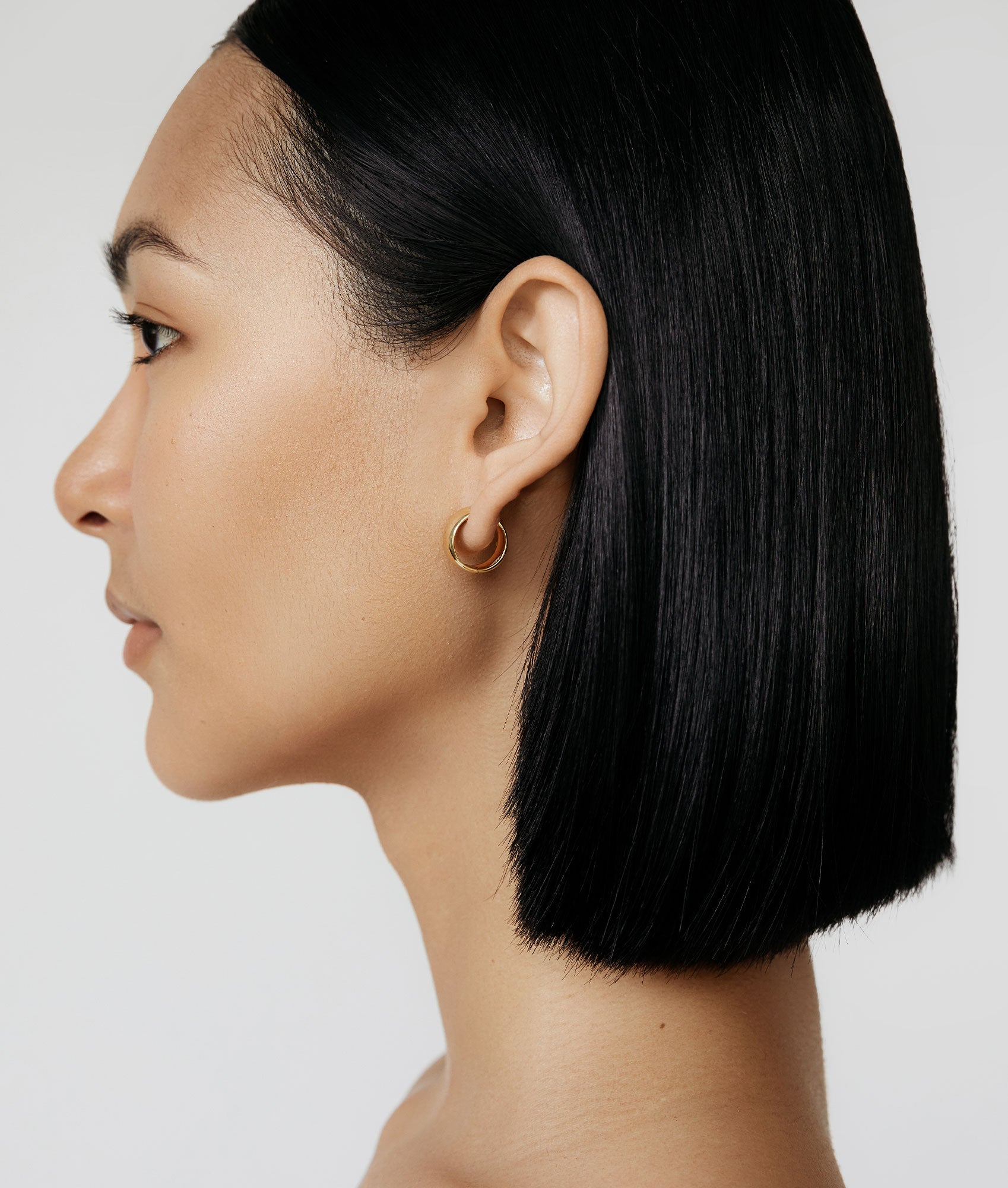 Petite Frame Hoop | SHASHI Gold Hoop – SHOP SHASHI