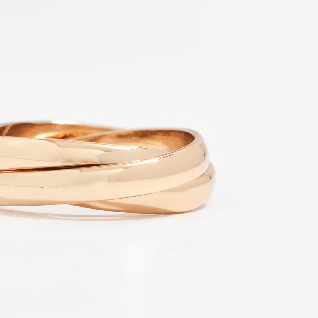 Vera Ring | Gold Intertwined Ring by Shashi – SHOP SHASHI